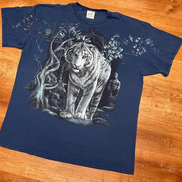 American Vintage | Shirts | Vintage Animal Shirt | Poshmark